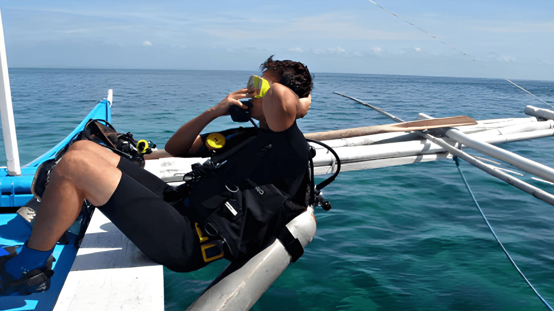 Why Do Scuba Divers Fall Backwards? The Real Reason - Airkayaks