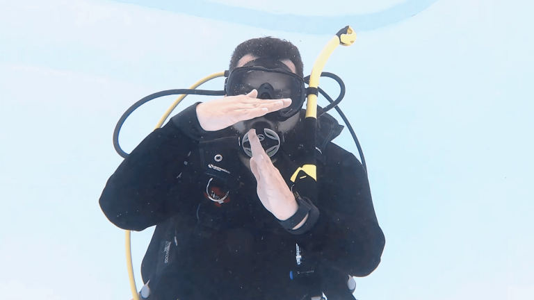 25 Scuba Hand Signals Every Diver Must Know - Airkayaks